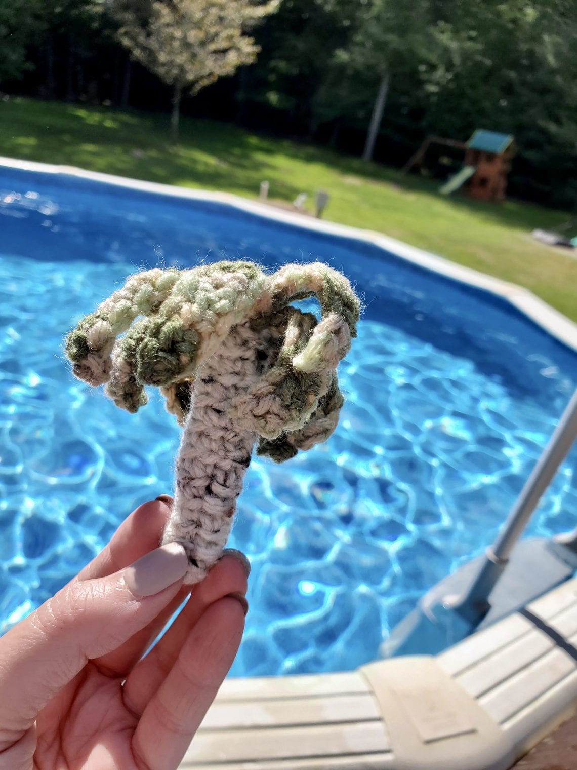 Palm Tree Key Chain - Free Pattern - Through The Loop Yarn Craft