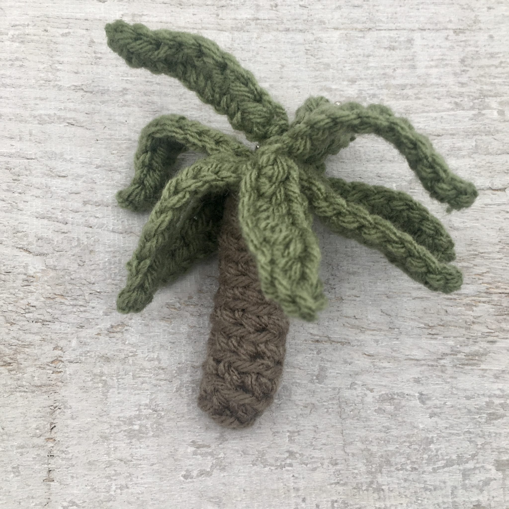 Palm Tree Key Chain - Free Pattern - Through The Loop Yarn Craft